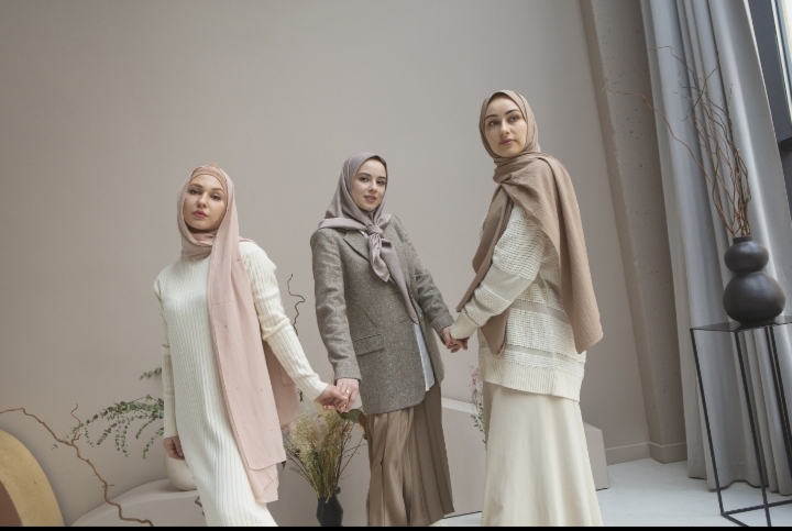 Inspirasi Outfit Lebaran 2025: Tampil Anggun dan Elegan - zetizen.com